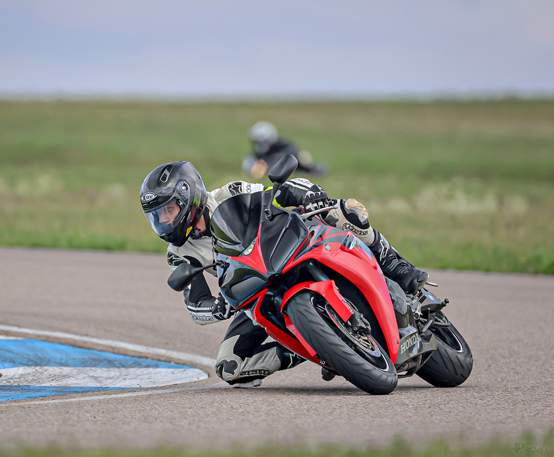 Über mich – Motorrad Coach Samuel Engel | Kurvenbalance